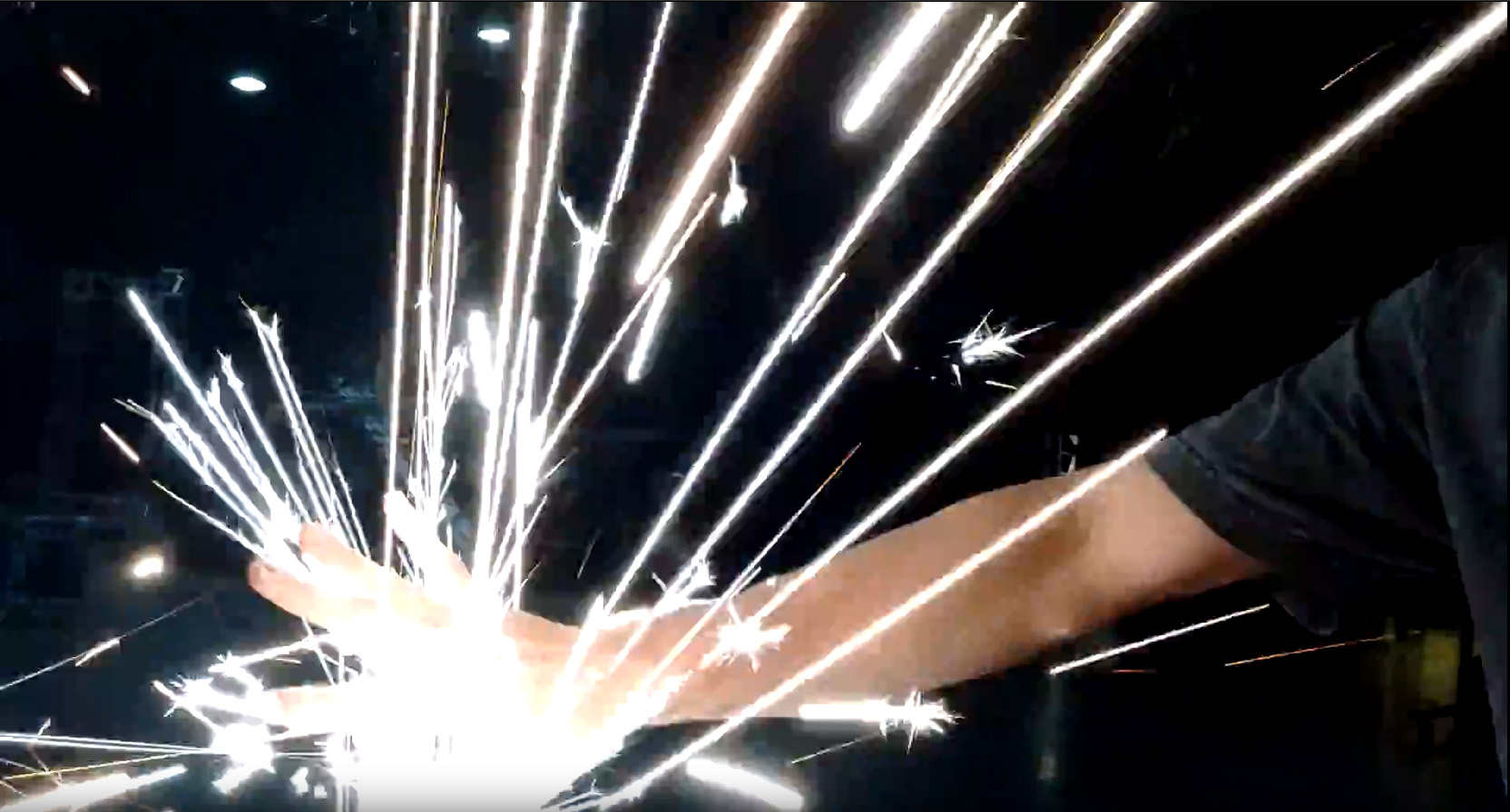 Sparkular - Cold Spark - Paper and Vapor FX | Confetti CO2 Fog Smoke ...