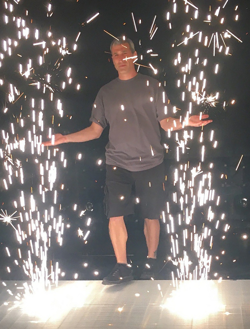 Sparkular - Cold Spark - Paper and Vapor FX | Confetti CO2 Fog Smoke ...